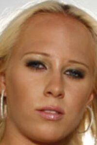 Carla Cox Biography, Age, Height, Family, Wiki & More
