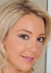 Laura Bentley Biography, Age, Height, Family, Wiki & More